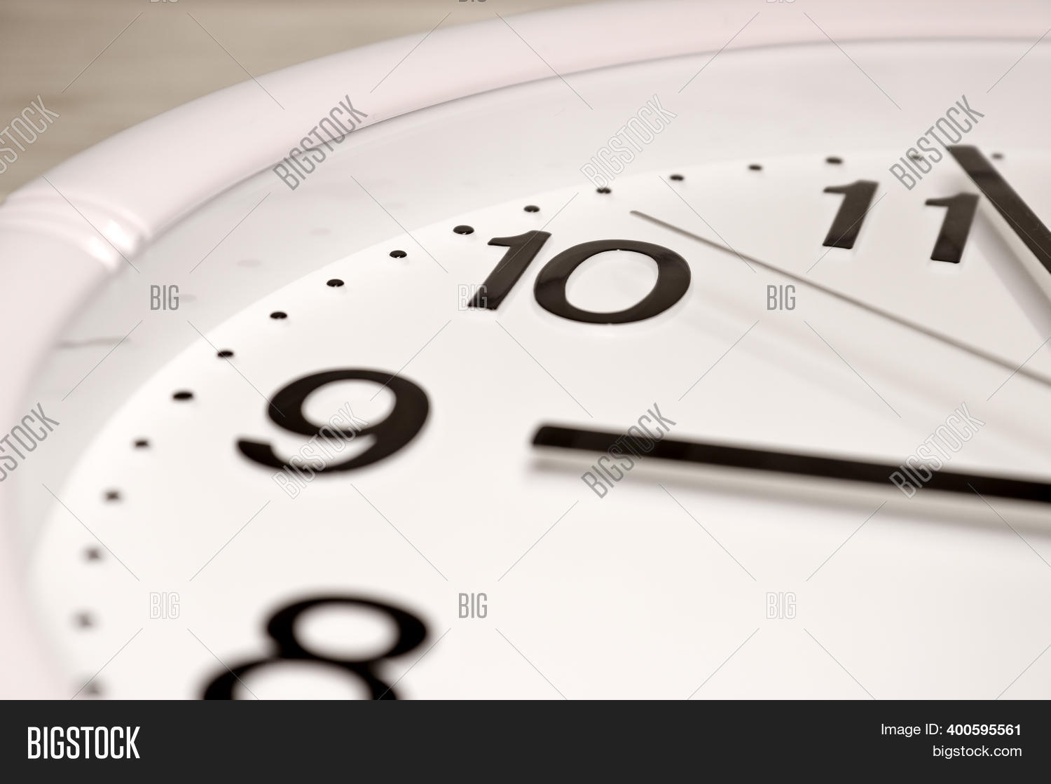 Dial Analog Clock Image & Photo (Free Trial) | Bigstock