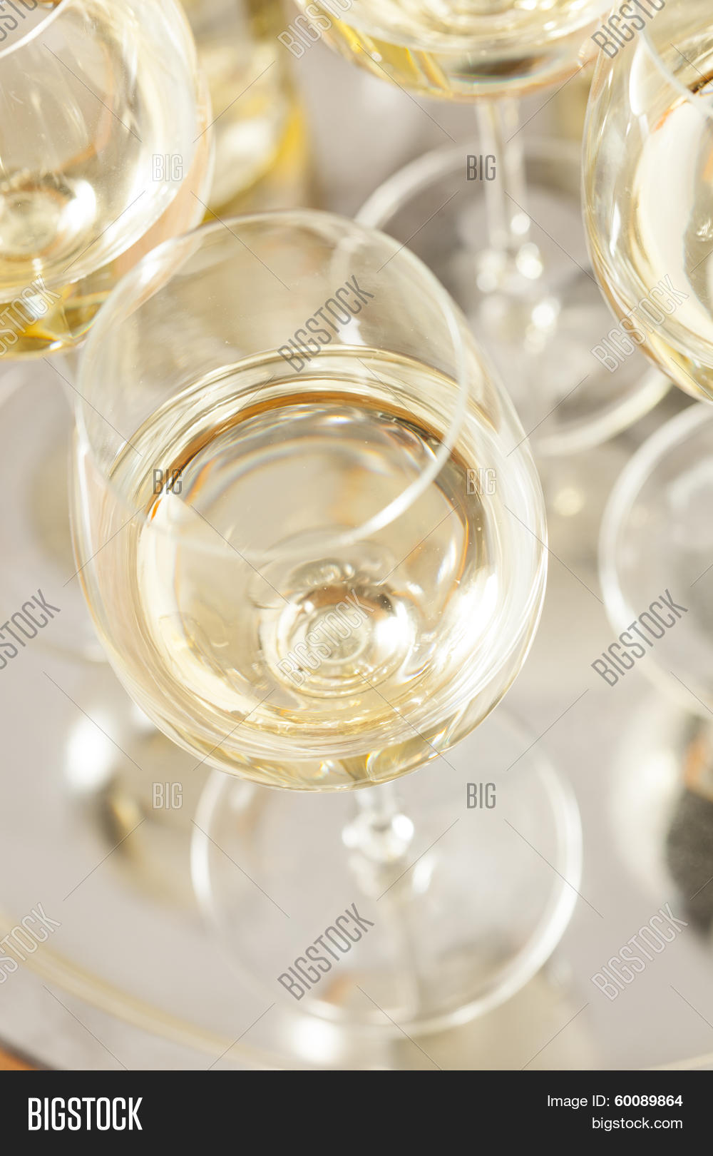 Imagen y foto Refreshring White (prueba gratis) | Bigstock