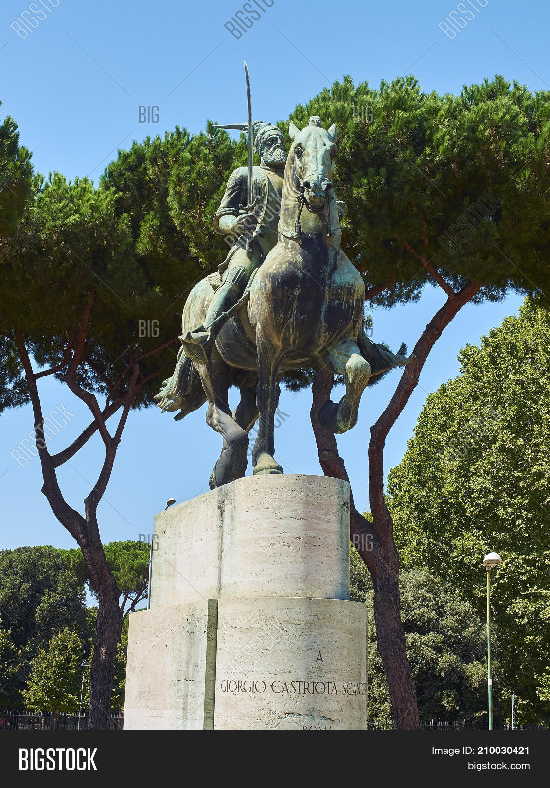 Monument George Image & Photo (Free Trial) | Bigstock