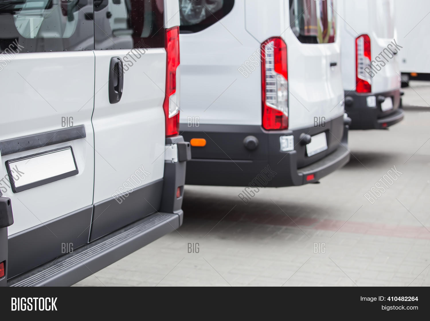 Minibuses Parking Bus Image & Photo (Free Trial) | Bigstock