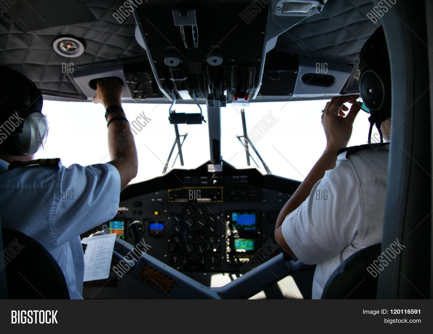 Rear View Pilot Image & Photo (Free Trial) | Bigstock