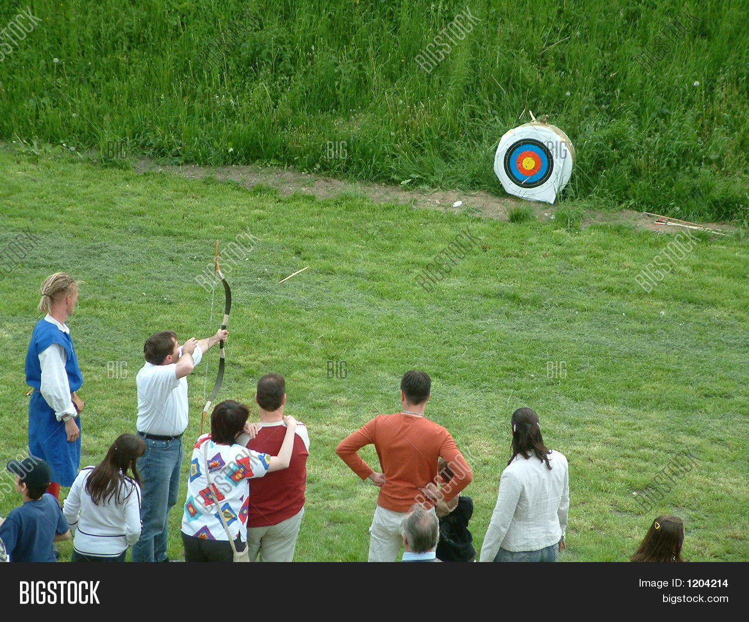 Flying Arrow Image & Photo (Free Trial) | Bigstock