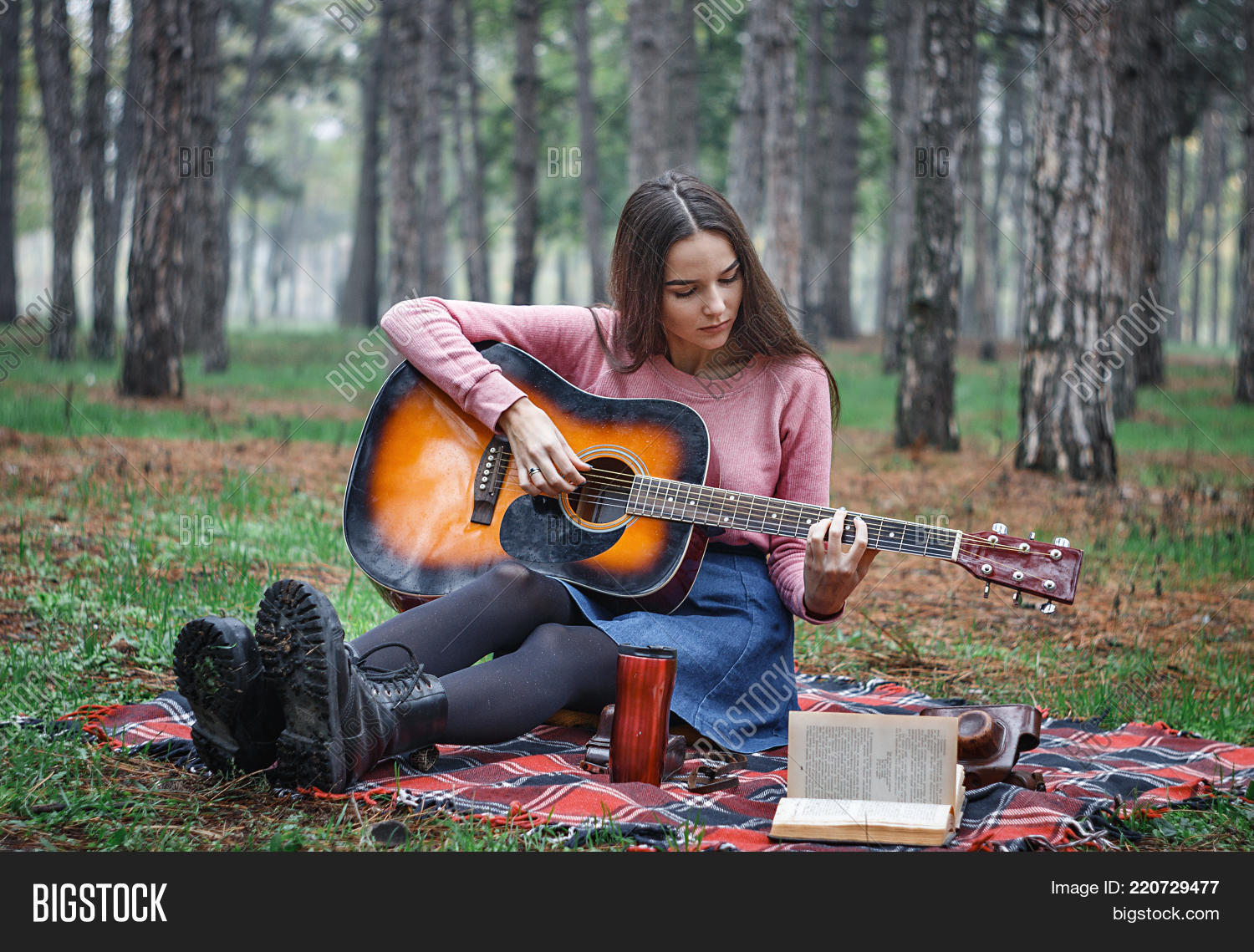Beautiful Girls With Guitar