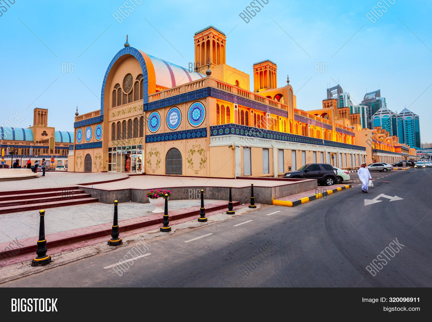 Imagen y foto Sharjah, Uae - (prueba gratis) | Bigstock