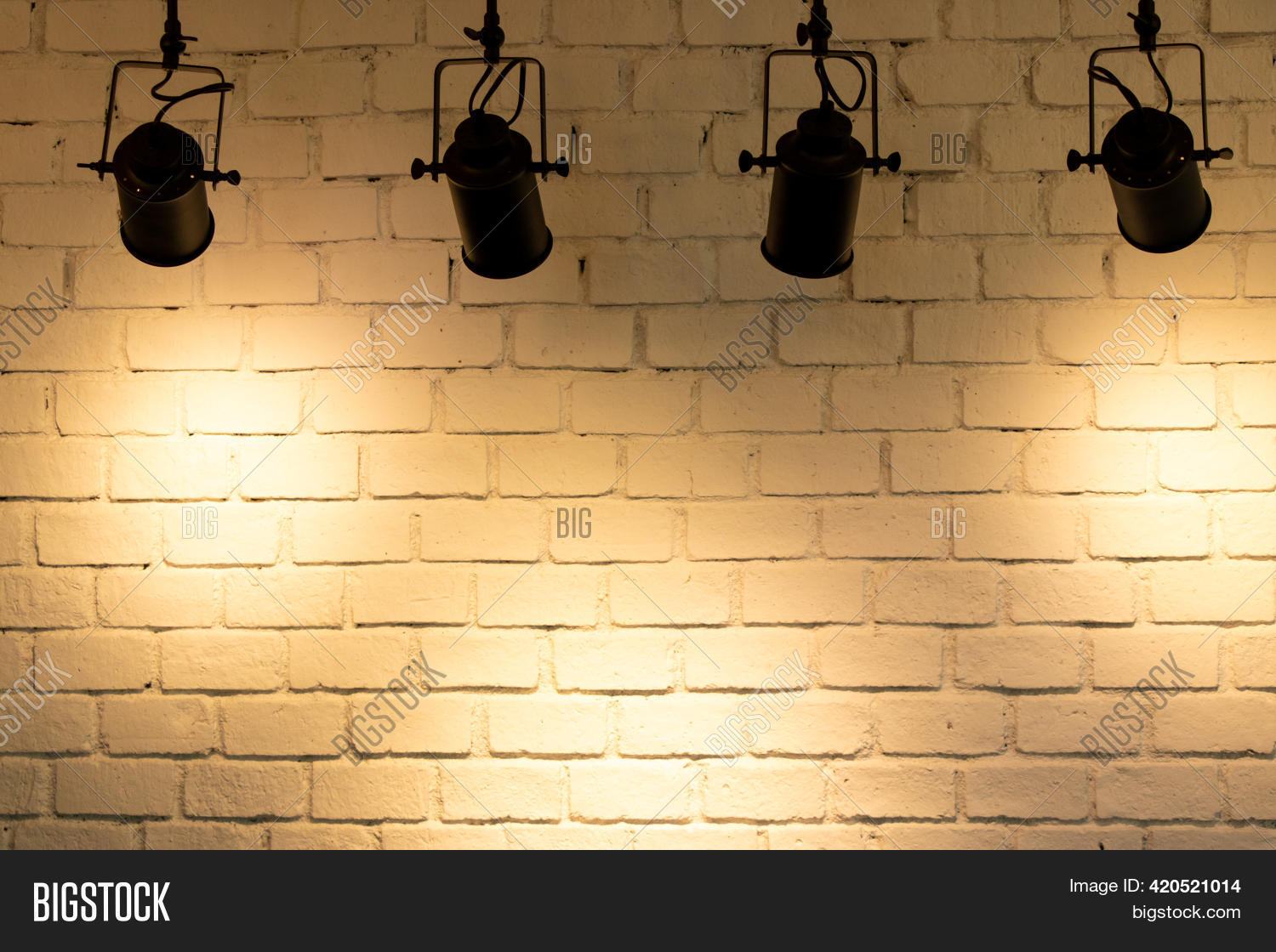 Hanging Spotlight Image & Photo (Free Trial) | Bigstock
