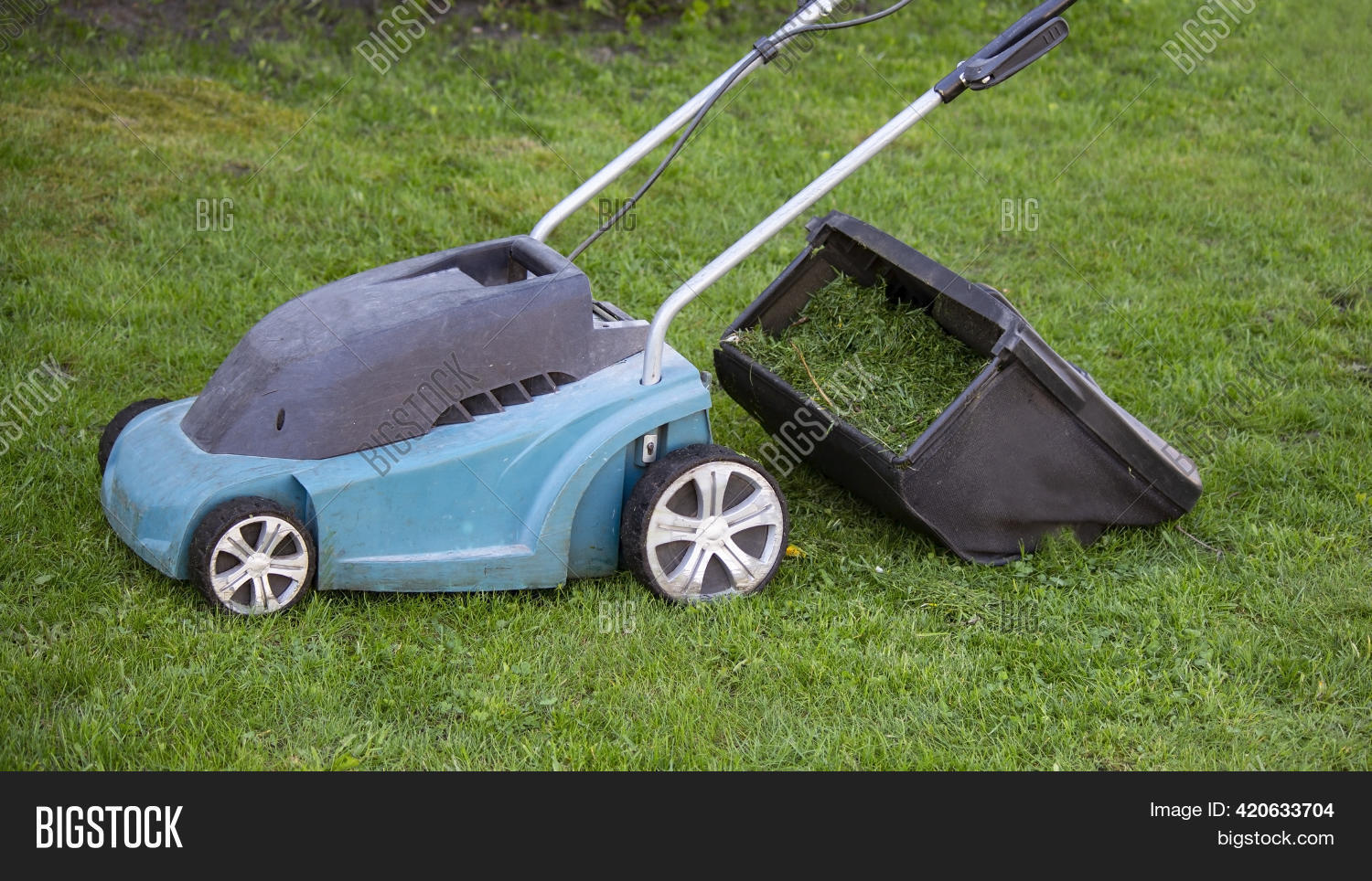 Open Lawn Mower Image & Photo (Free Trial) | Bigstock