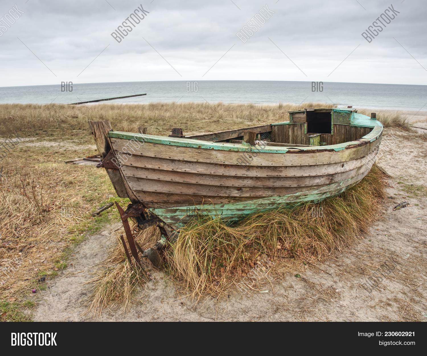 Abandoned Wrecked Boat Image & Photo (Free Trial) | Bigstock