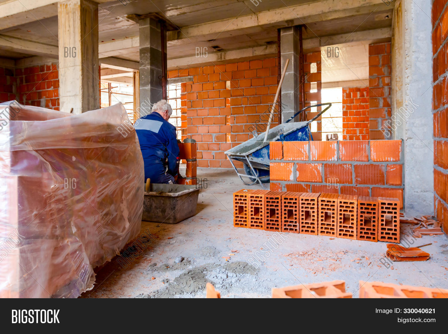 Mason, Bricklayer Image & Photo (Free Trial) | Bigstock