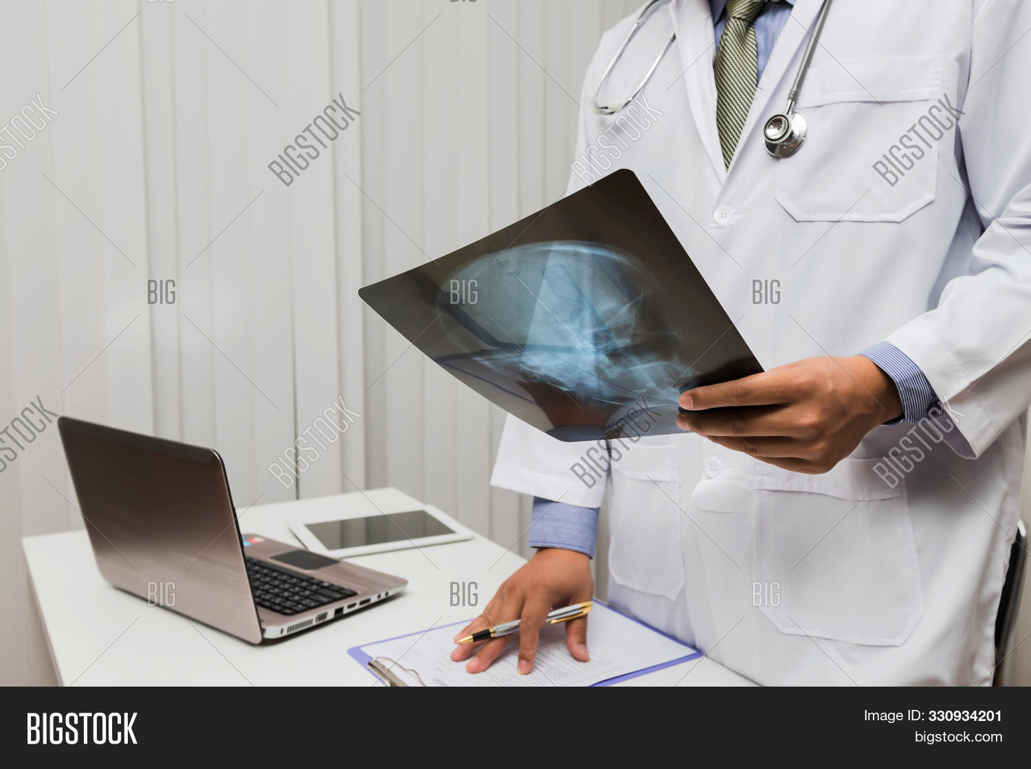 Doctor Diagnose Image & Photo (Free Trial) | Bigstock