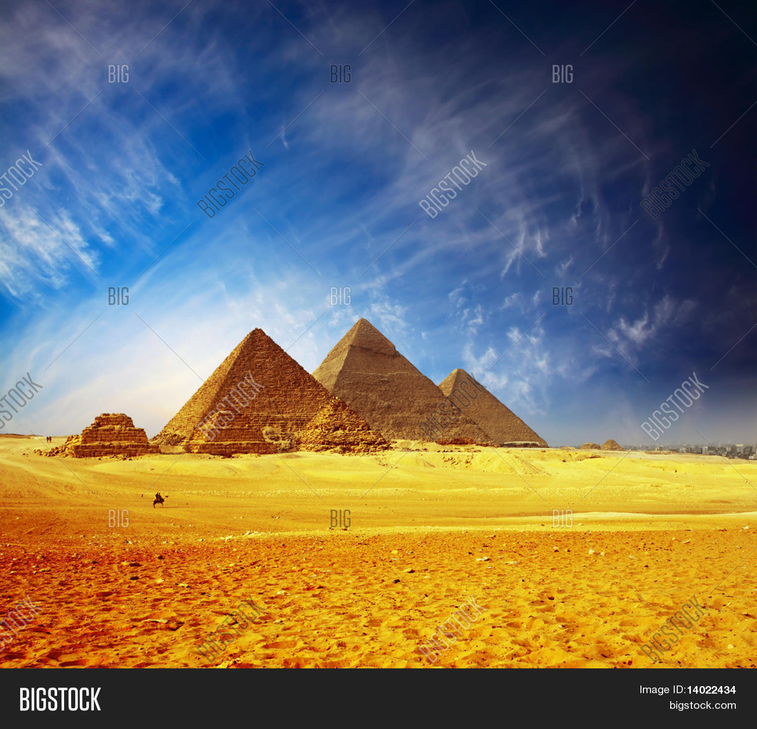 Great Pyramids Giza Image & Photo (Free Trial) | Bigstock