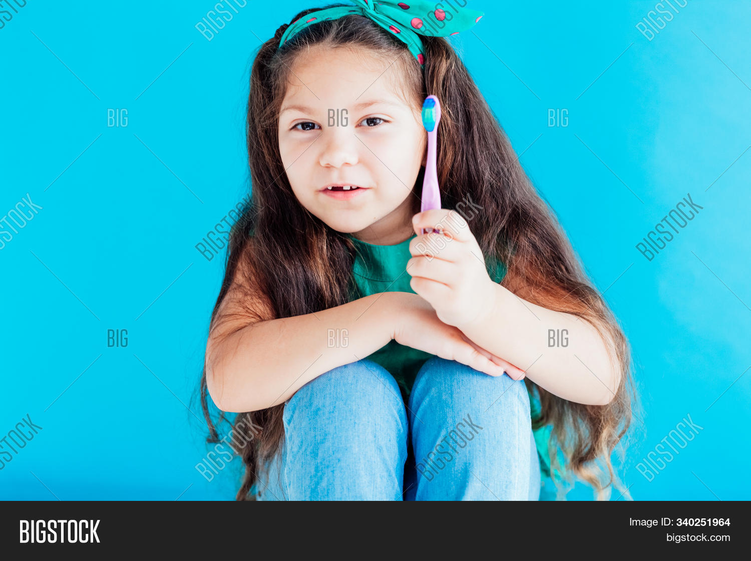Little Girl No Teeth Image & Photo (Free Trial) | Bigstock