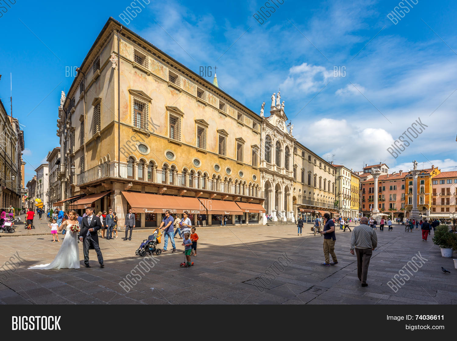 Building Piazza Image & Photo (Free Trial) | Bigstock