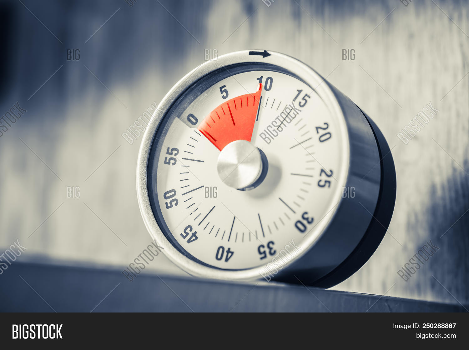 10 Minutes - Analog Image & Photo (Free Trial) | Bigstock