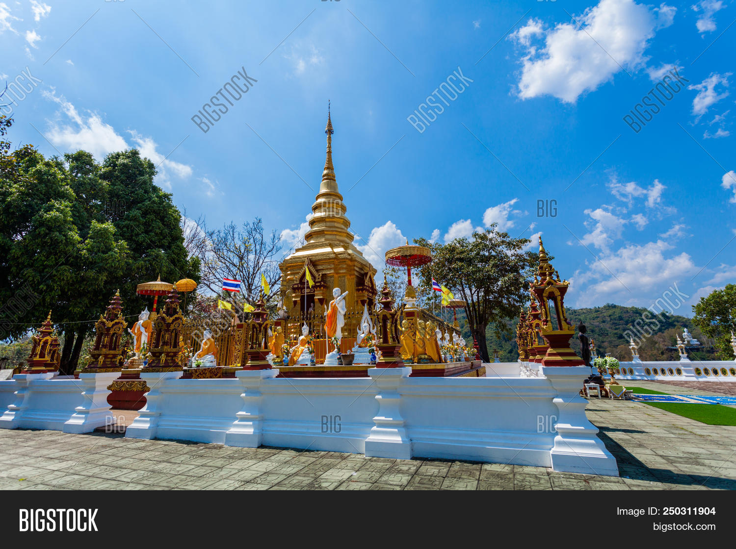 Pagoda Buddha Statues Image & Photo (Free Trial) | Bigstock