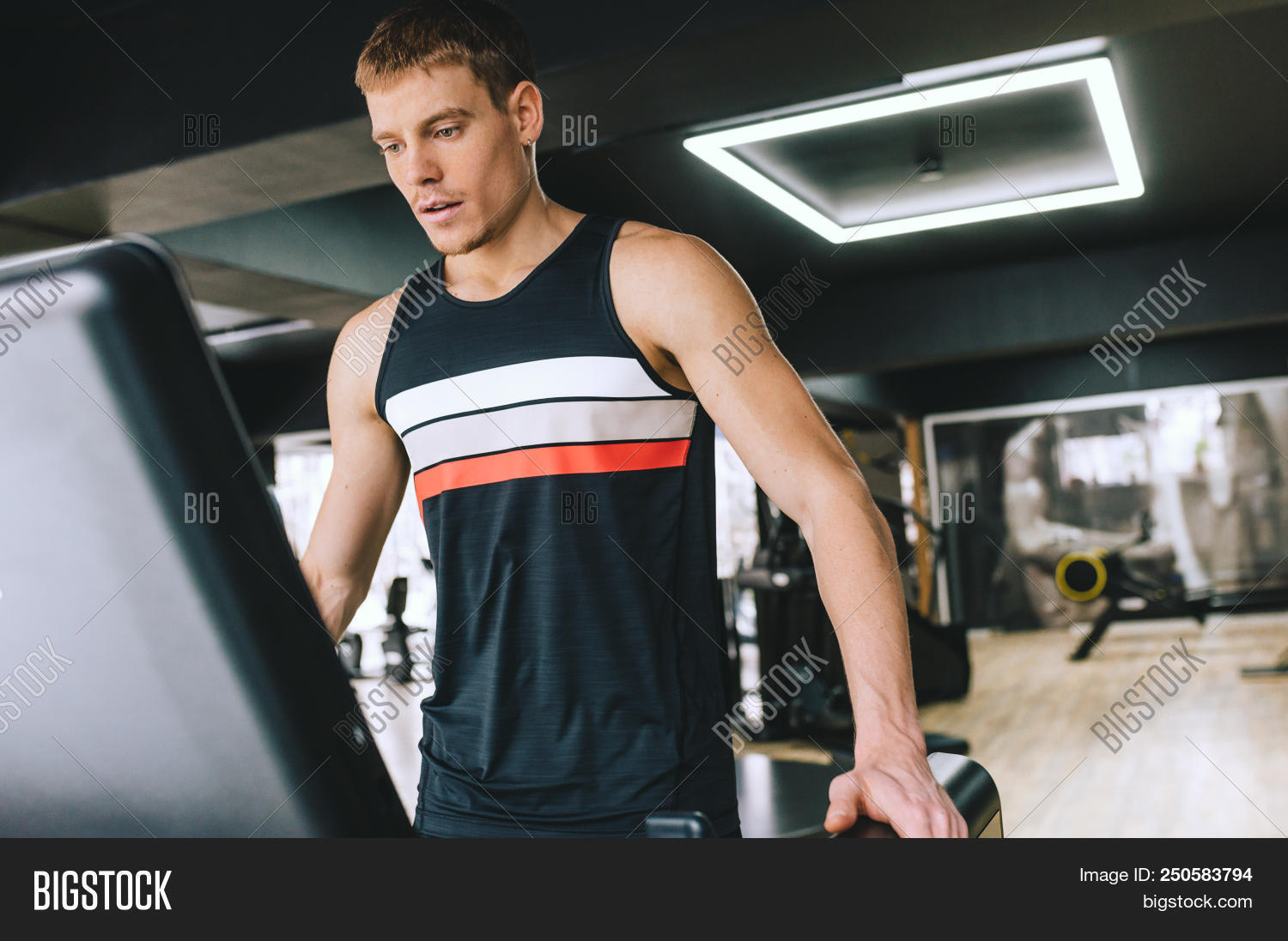 Caucasian Athletic Man Image & Photo (Free Trial) | Bigstock