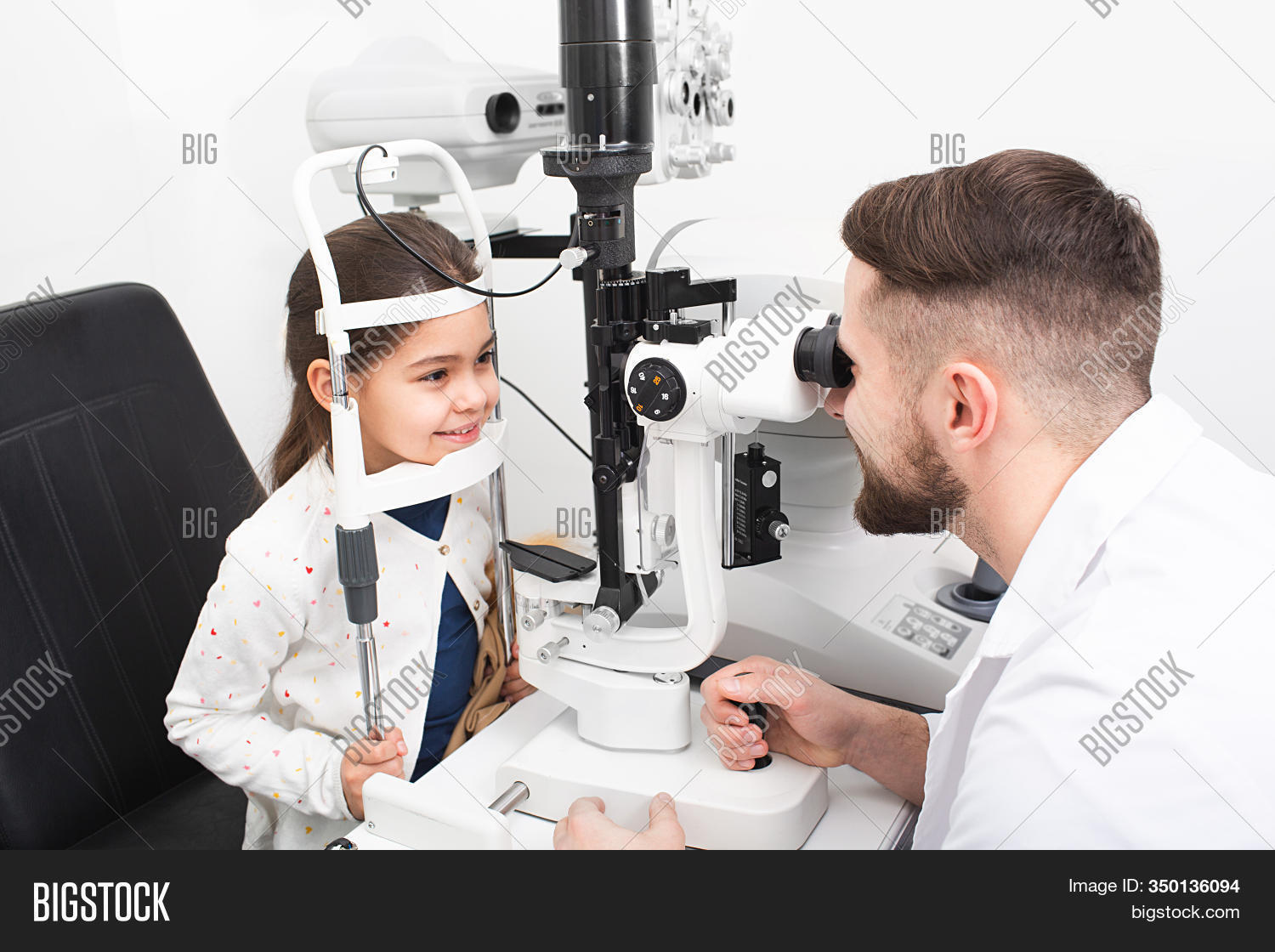 Optometrist Doctor Image & Photo (Free Trial) | Bigstock
