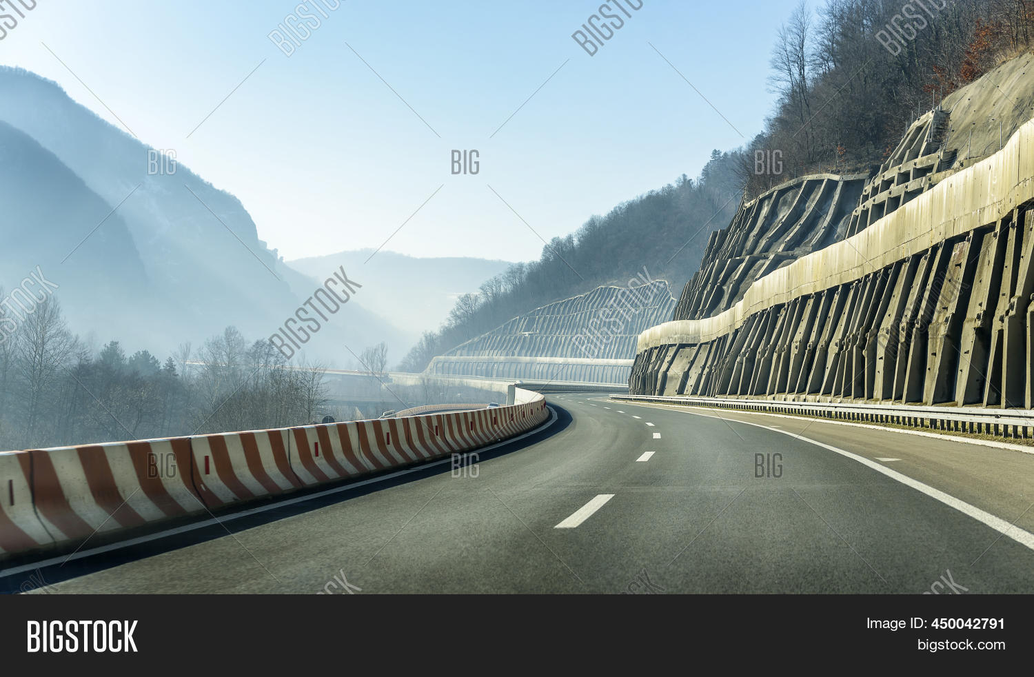 Imagen y foto Highway Road Slope (prueba gratis) | Bigstock