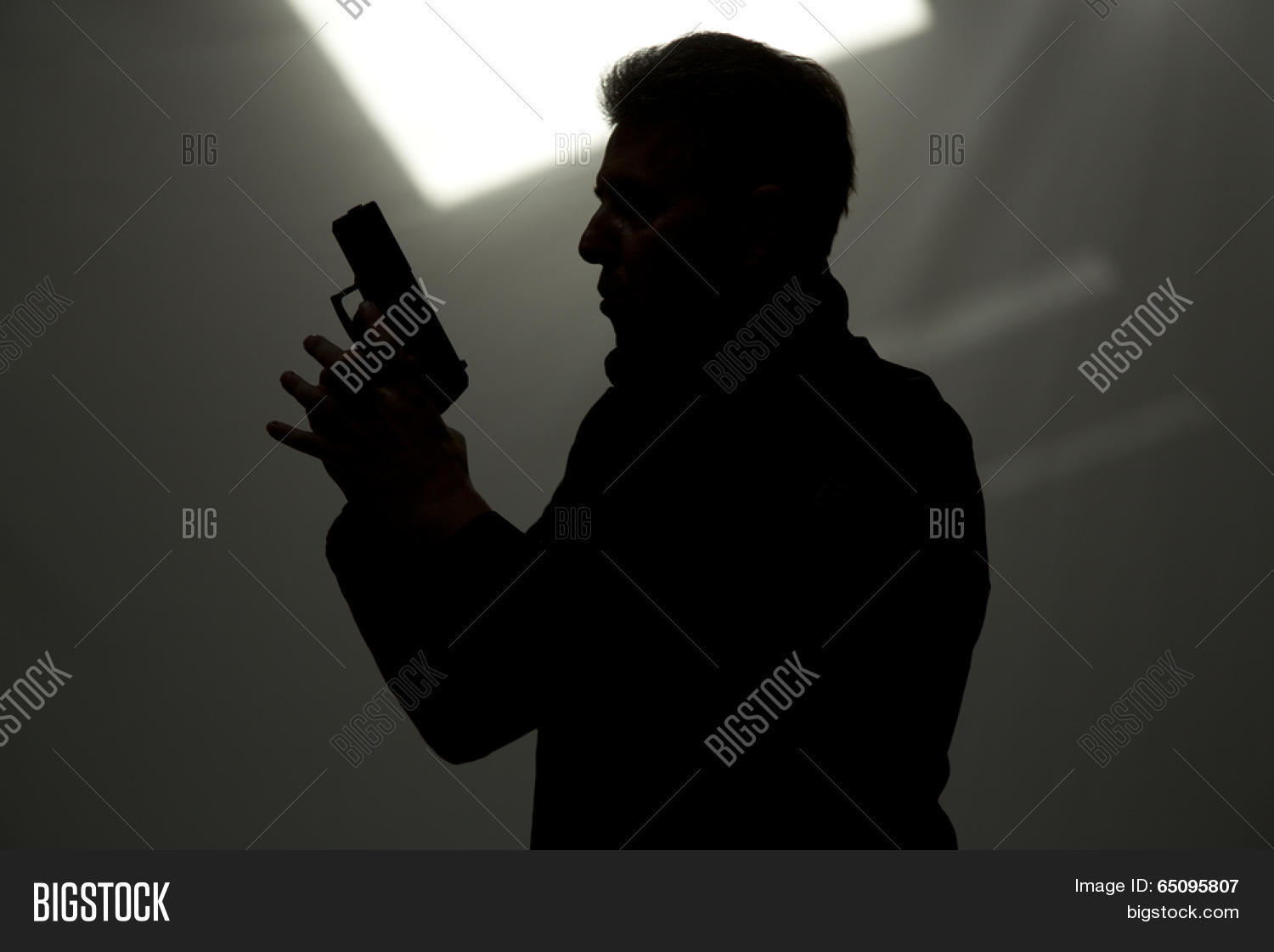 One Man Killer 图片和照片（免费试用） | Bigstock