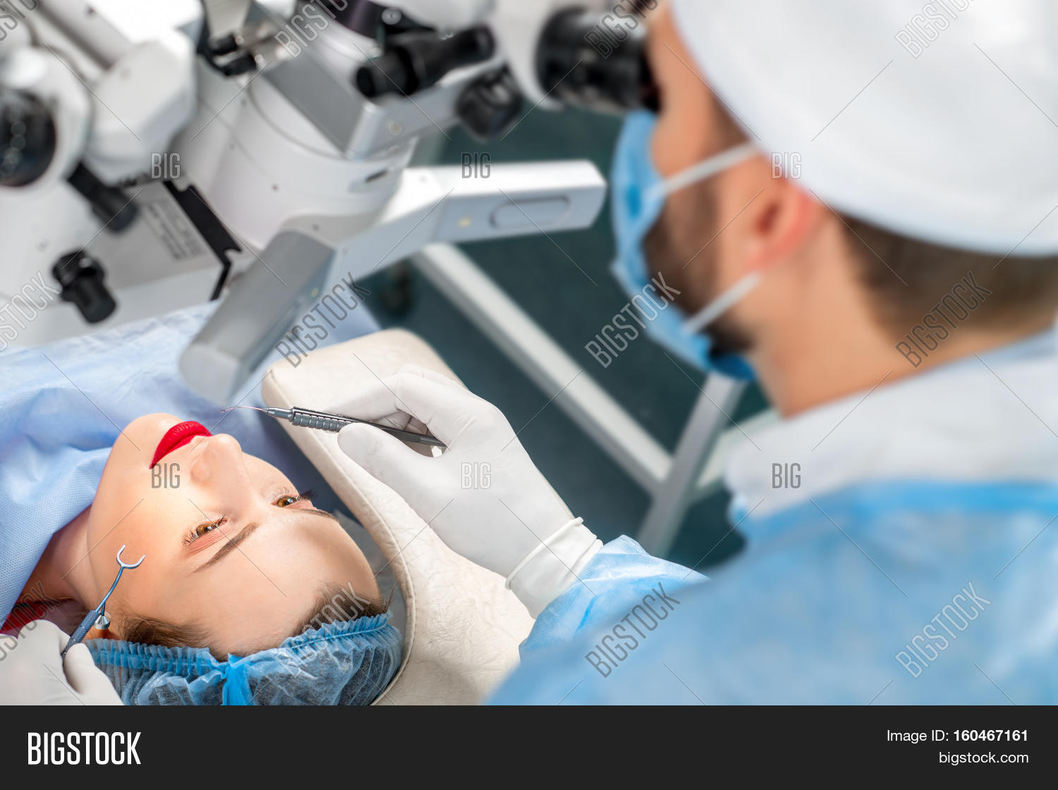 Surgion Operating Eye Image & Photo (Free Trial) | Bigstock