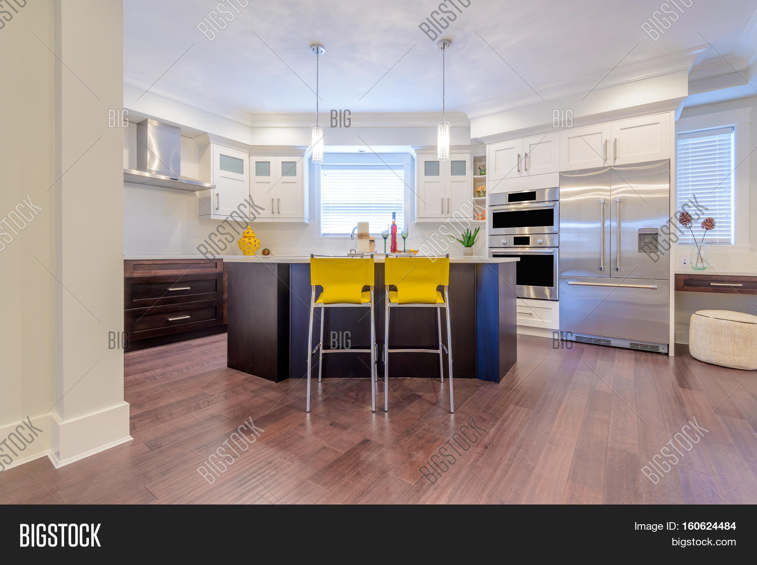 Modern, Bright, Clean Image & Photo (Free Trial) | Bigstock