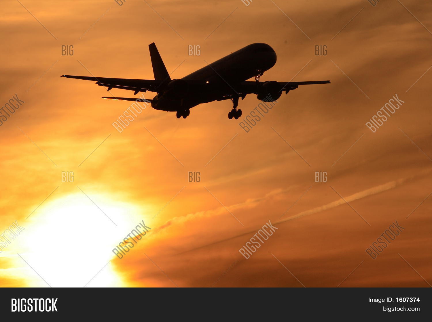 Boeing 757 Sunset Image & Photo (Free Trial) | Bigstock