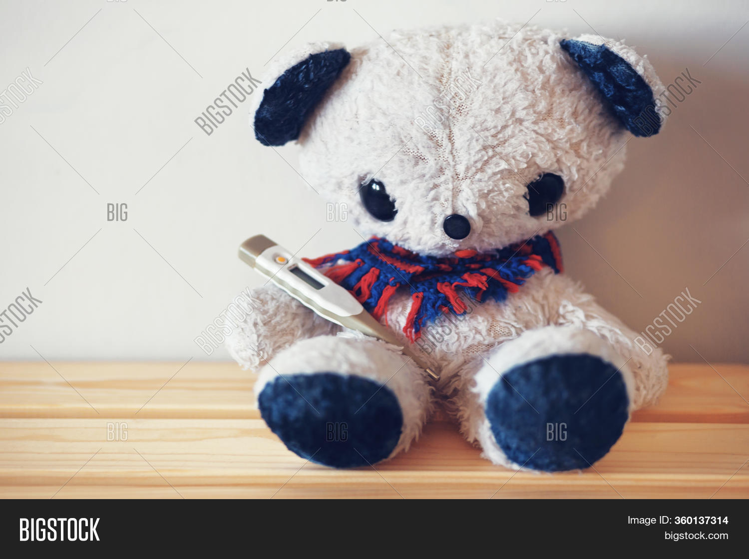 Sad Toy Bear Sitting Image & Photo (Free Trial) | Bigstock