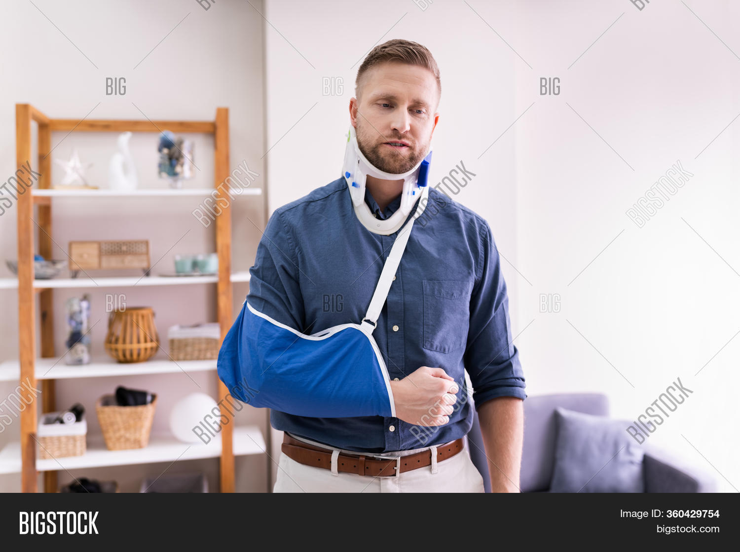 Man Fractured Hand Image & Photo (Free Trial) | Bigstock