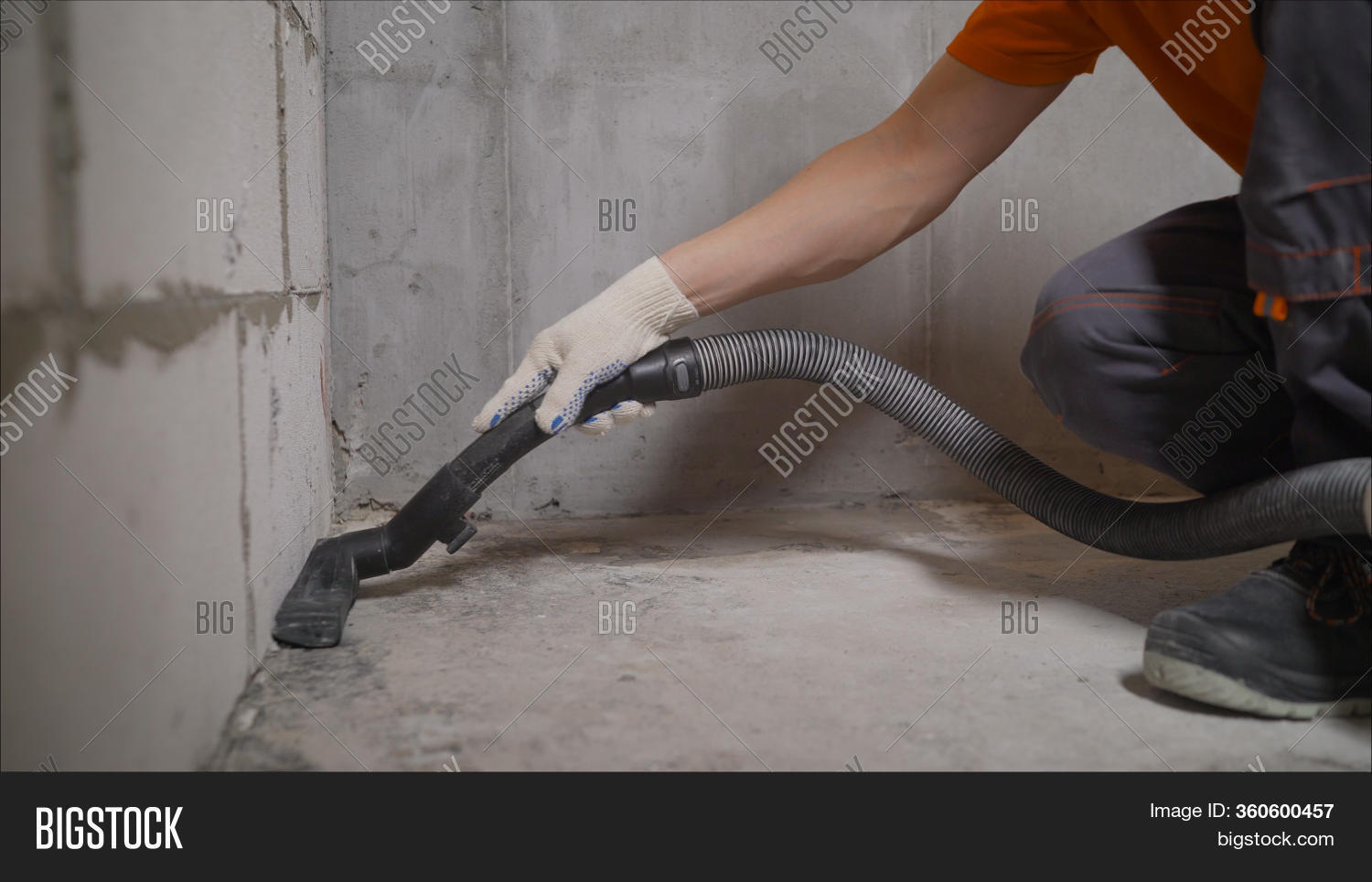 Worker Vacuuming Image & Photo (Free Trial) | Bigstock