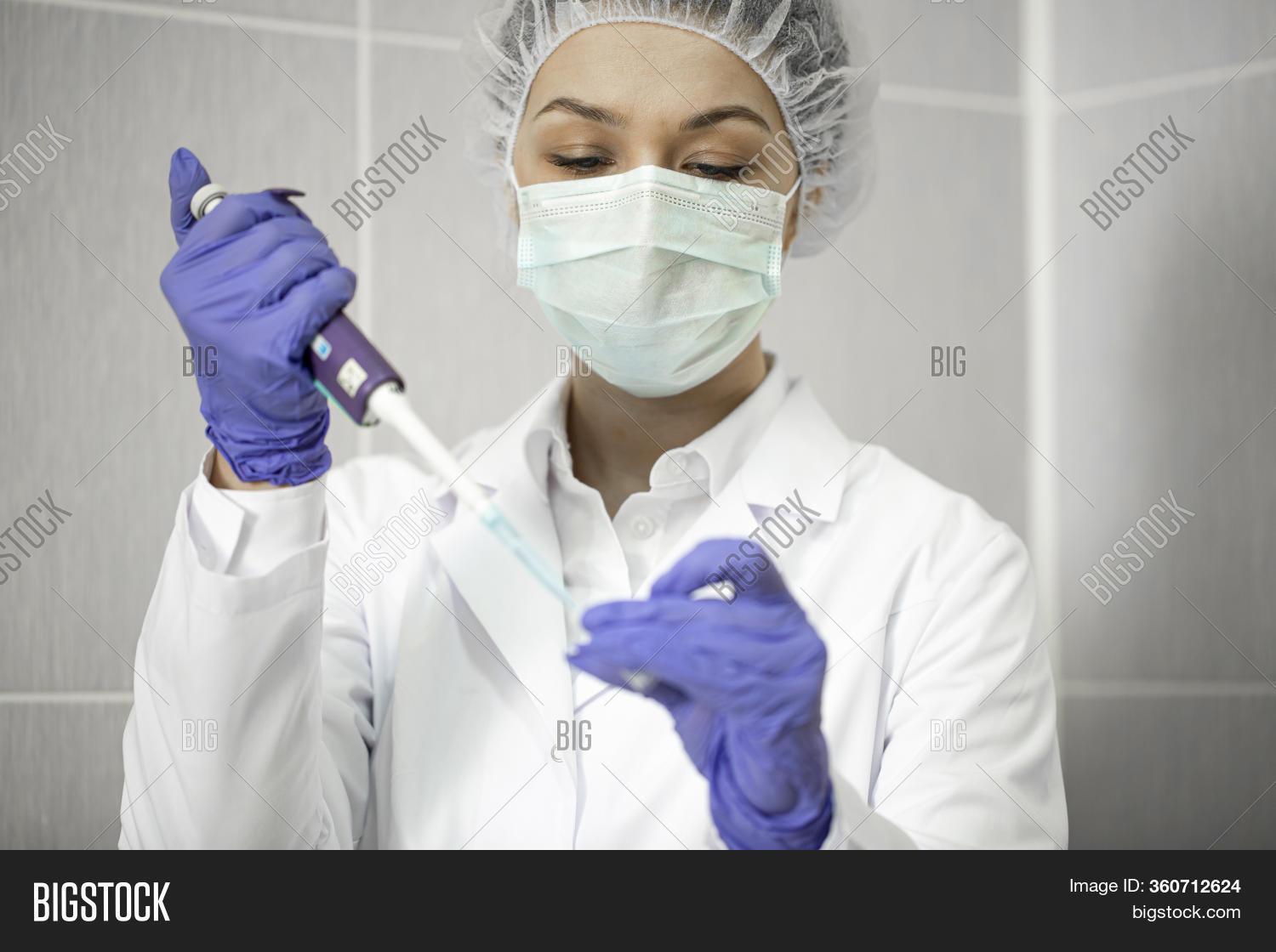 Sexy Concentrated Lab Image & Photo (Free Trial) | Bigstock