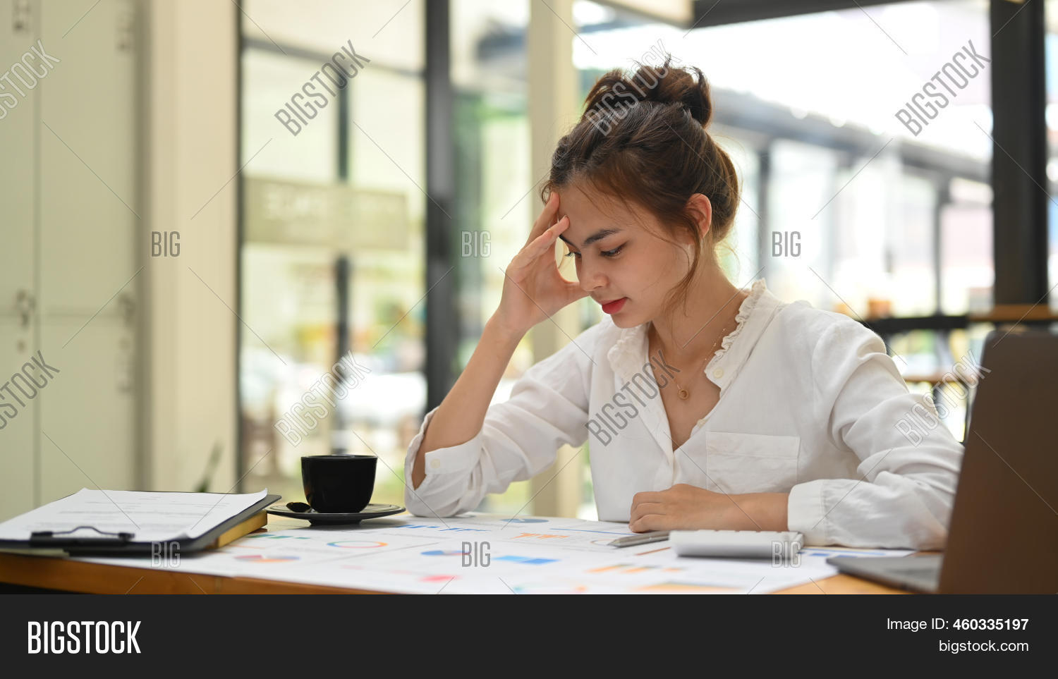 Confused Young Female Image & Photo (Free Trial) | Bigstock