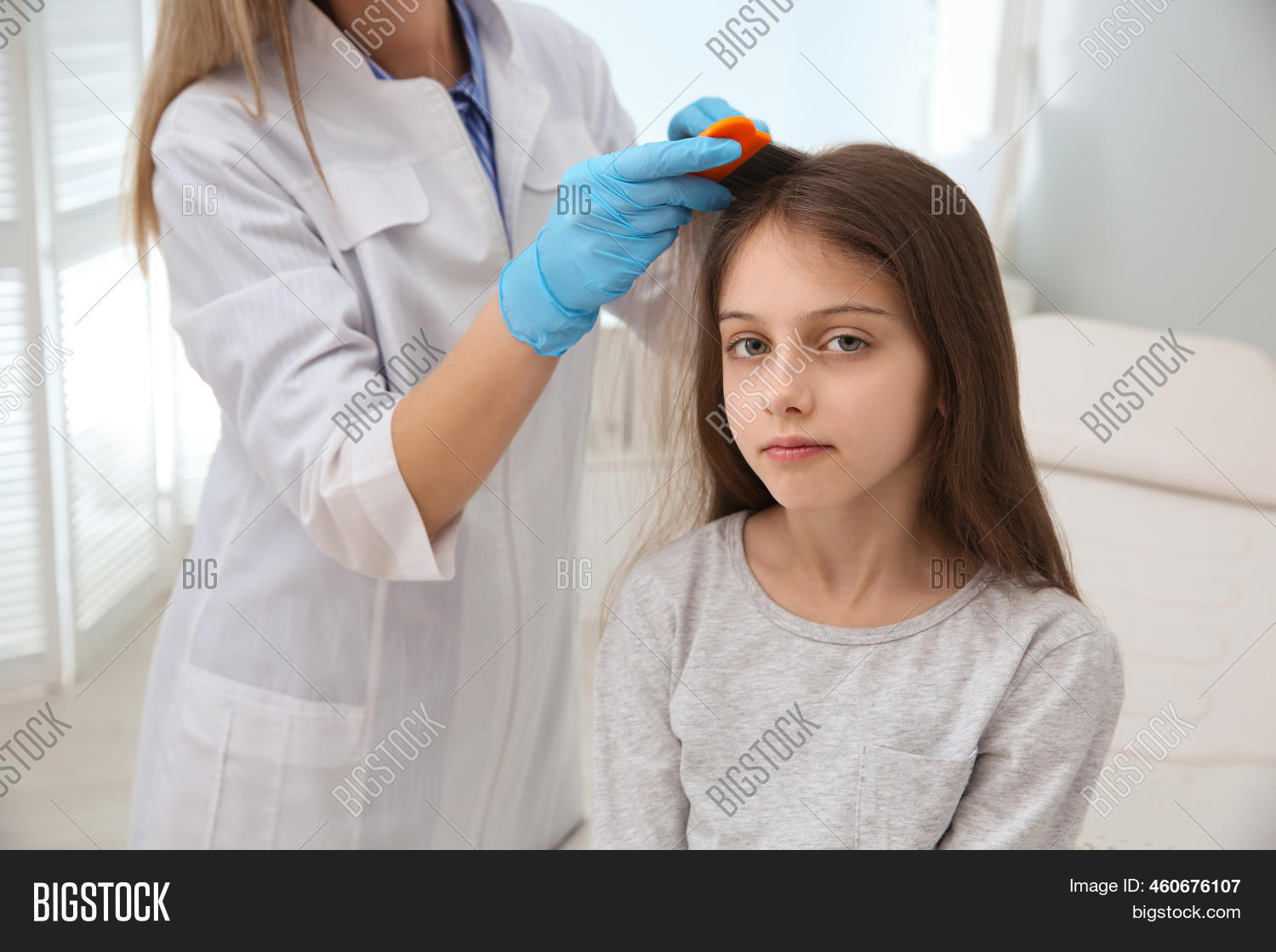 Doctor Using Nit Comb Image & Photo (Free Trial) | Bigstock