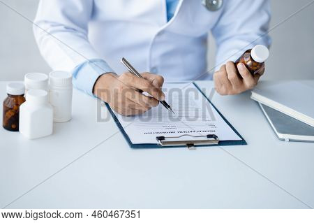 Doctor Recommending Image & Photo (Free Trial) | Bigstock