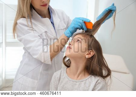 Doctor Using Nit Comb Image & Photo (Free Trial) | Bigstock