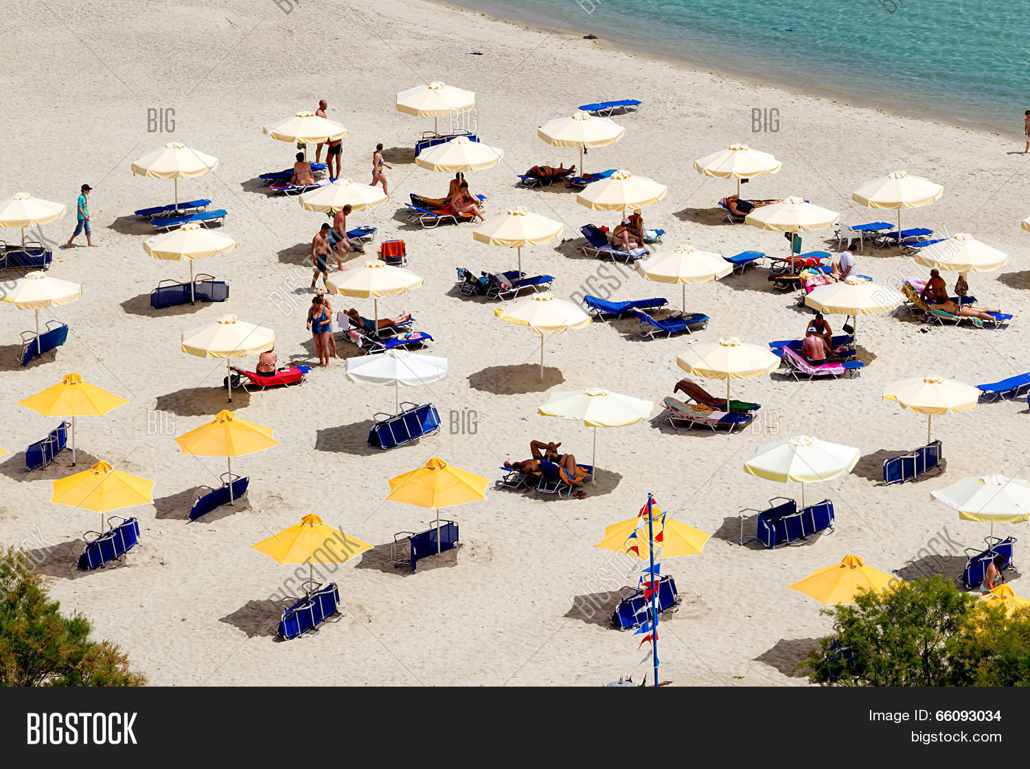 Beach Tourists, Sun Image & Photo (Free Trial) | Bigstock