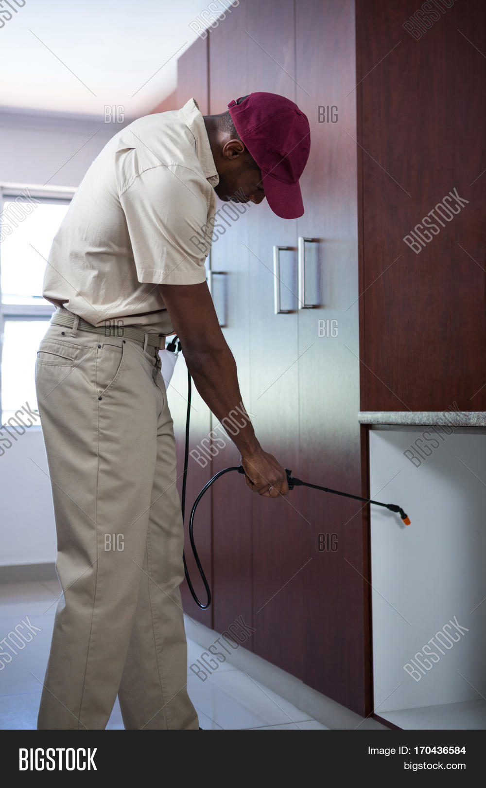 Pest Control Man Image & Photo (Free Trial) | Bigstock