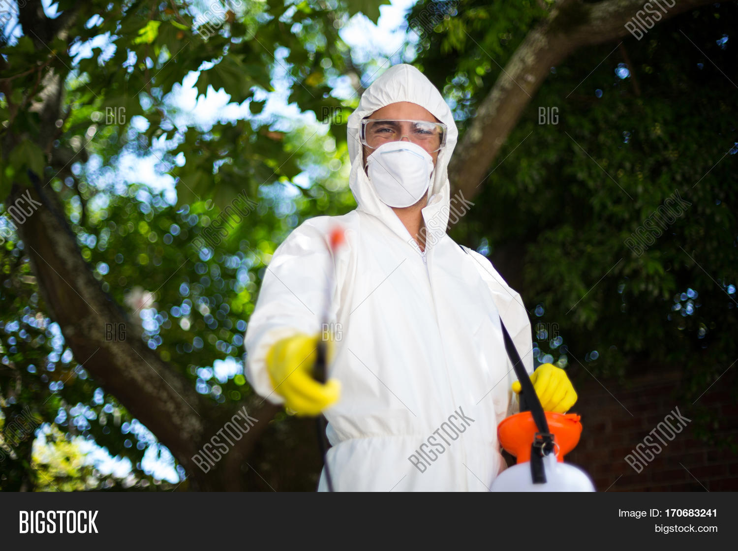 Man Spraying Image & Photo (Free Trial) | Bigstock