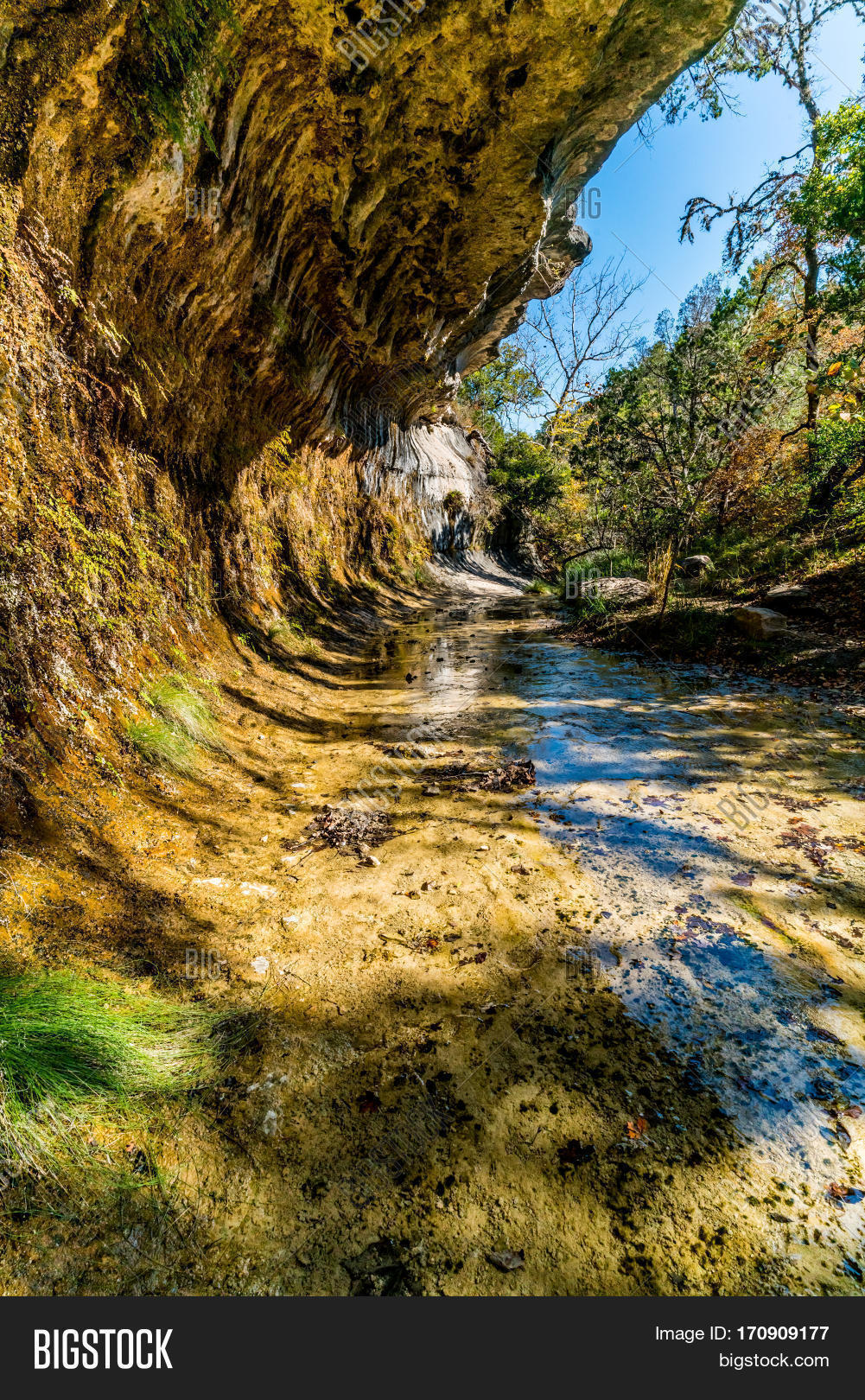 Picturesque Scene Image & Photo (Free Trial) | Bigstock