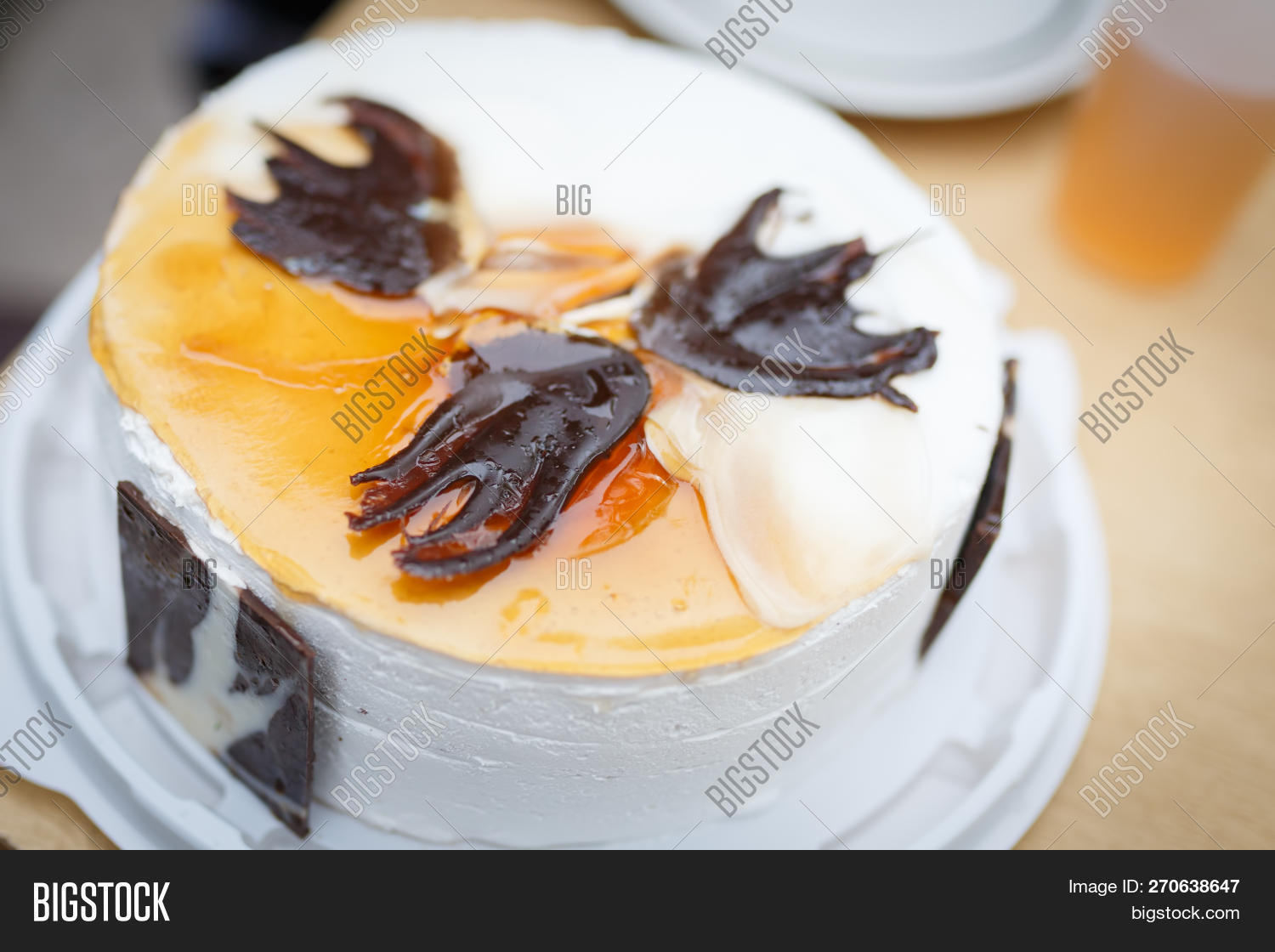 Round White Cake Image & Photo (Free Trial) | Bigstock