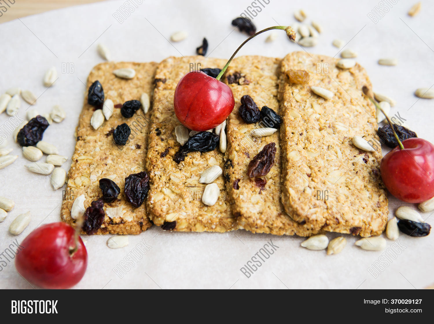 Imagen y foto Granola Cookies (prueba gratis) | Bigstock