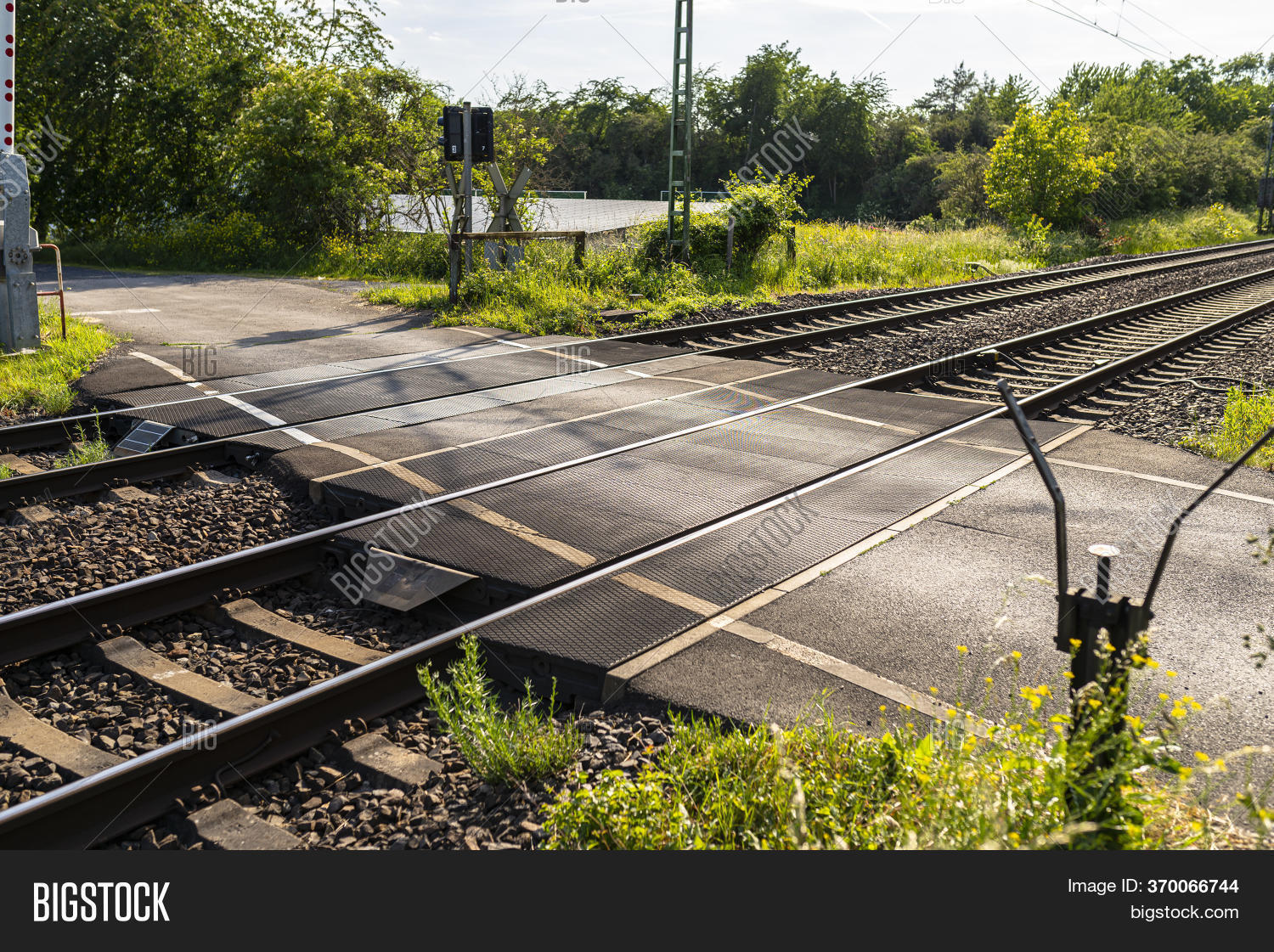 Empty Railroad Image & Photo (Free Trial) | Bigstock