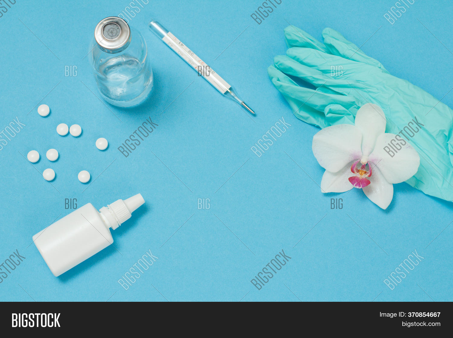 Nasal Spray, Pills, Image & Photo (Free Trial) | Bigstock