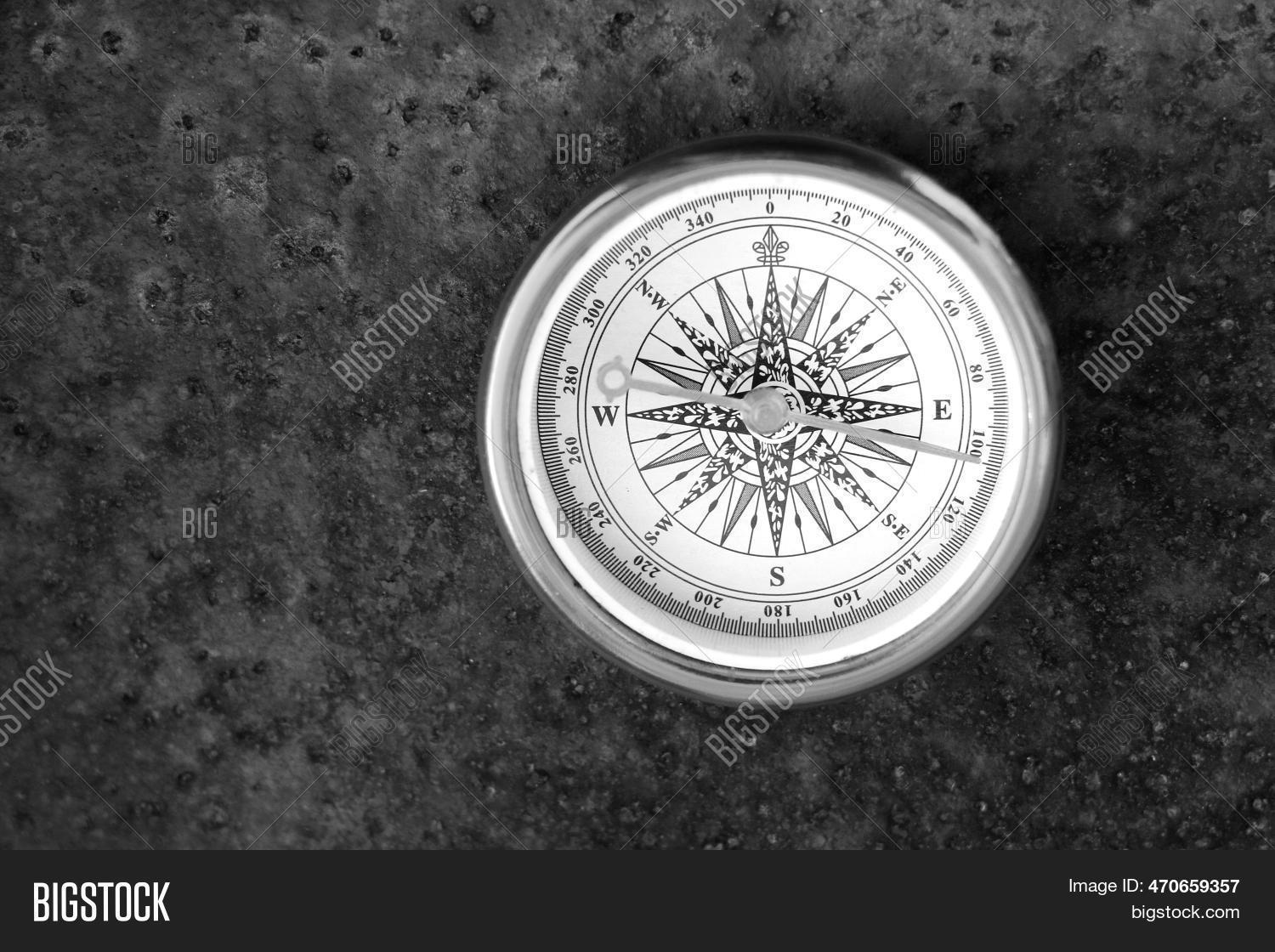 Round Compass Symbol Image & Photo (Free Trial) | Bigstock