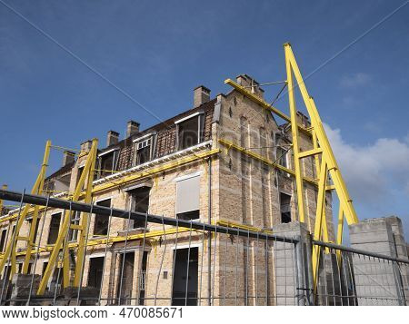 Supporting Pillars Image & Photo (Free Trial) | Bigstock