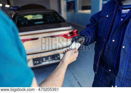 Handover Keys Image & Photo (Free Trial) | Bigstock