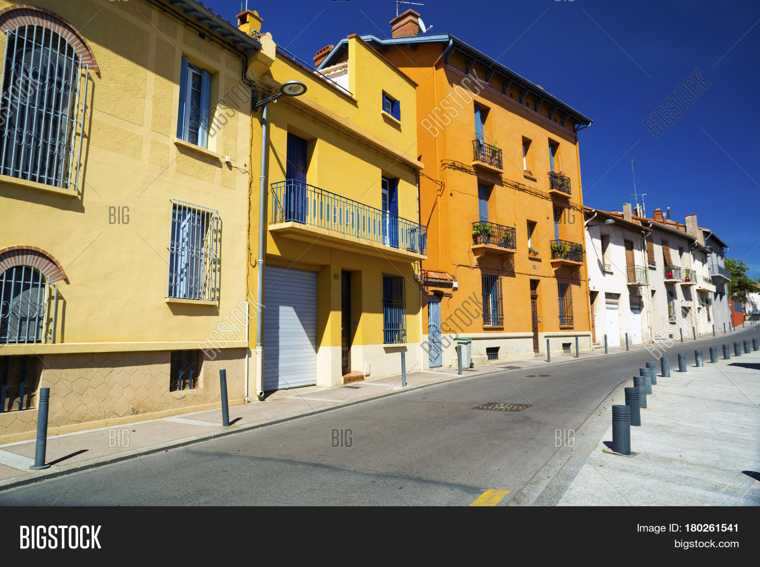 Street Without People Image & Photo (Free Trial) | Bigstock