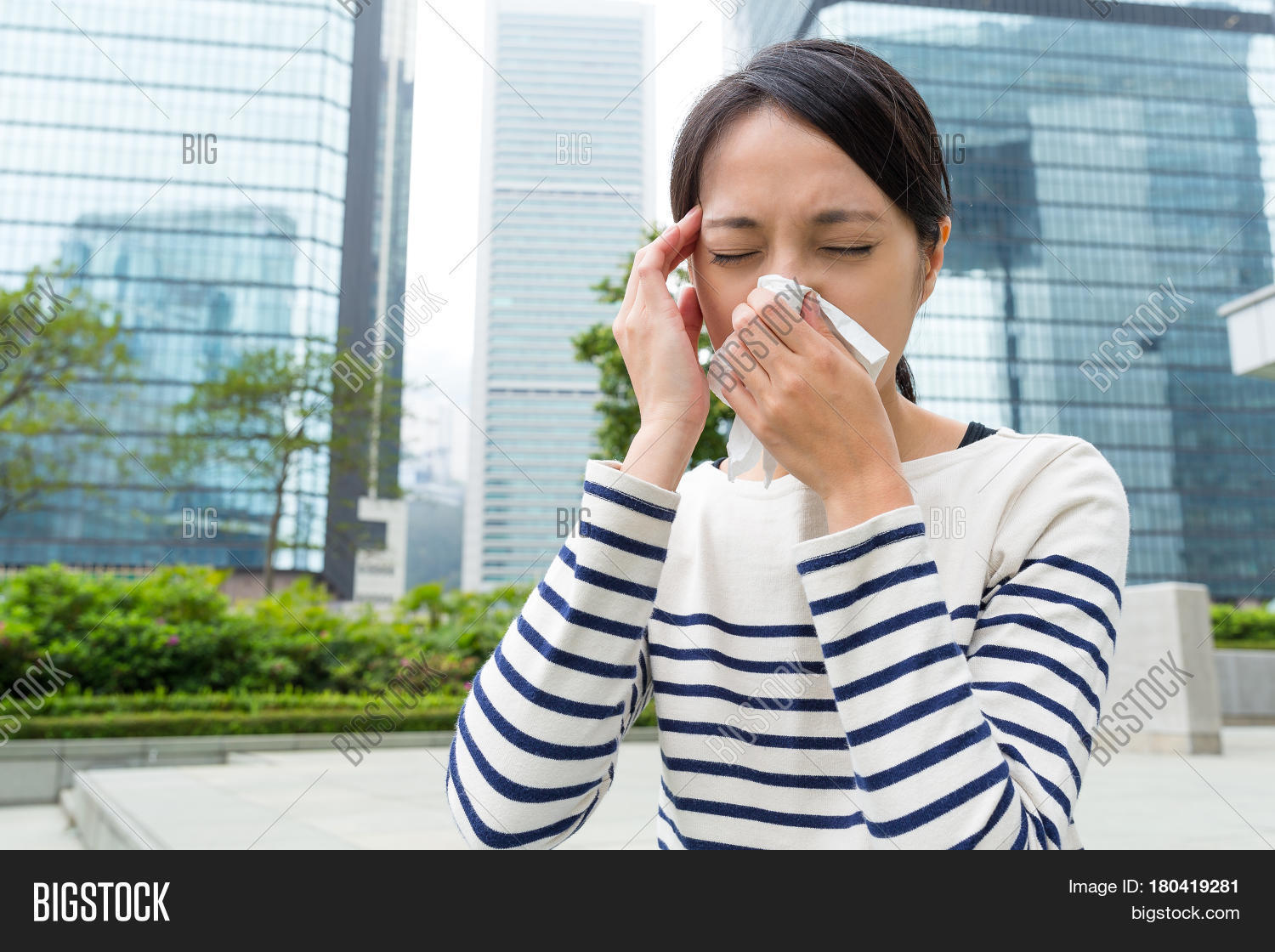 Young Woman Sneezing Image & Photo (Free Trial) | Bigstock
