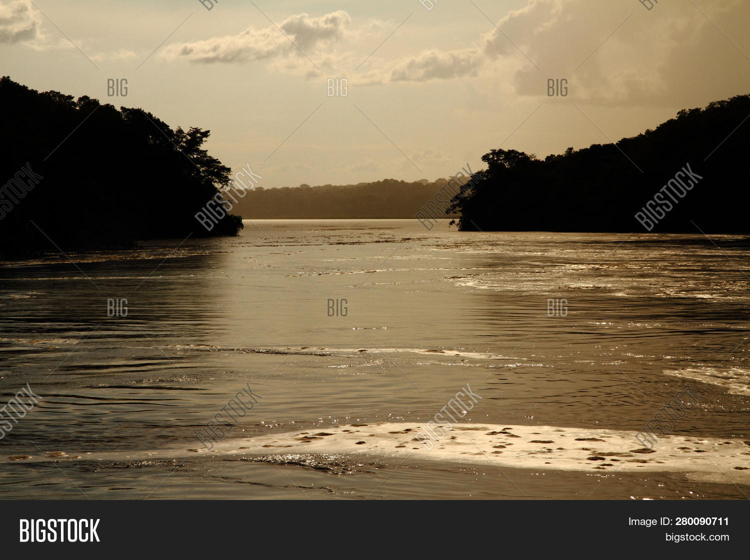 River Shoreline Image & Photo (Free Trial) | Bigstock