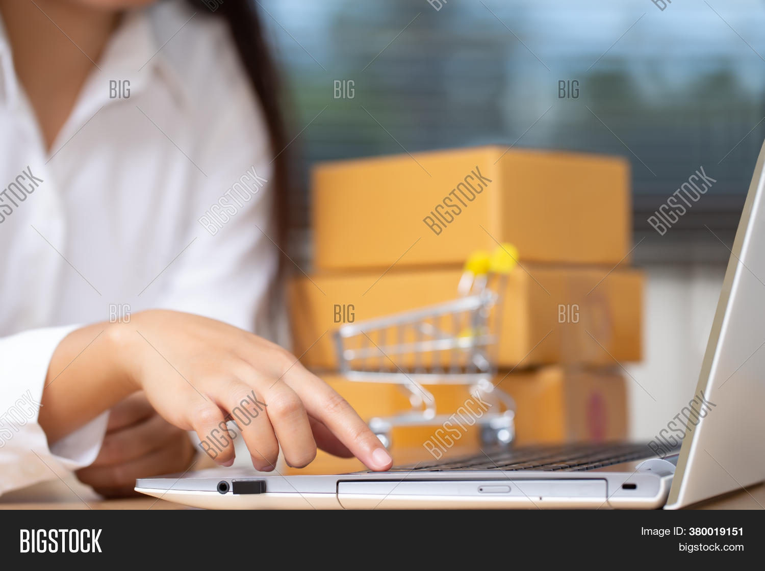 Female Seller Hand Image & Photo (Free Trial) | Bigstock