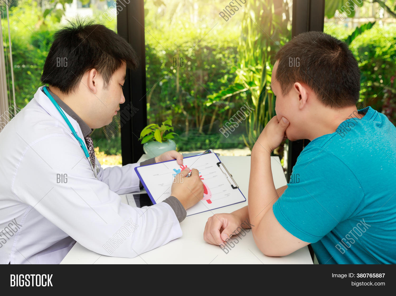 Doctor Explaining Image & Photo (Free Trial) | Bigstock