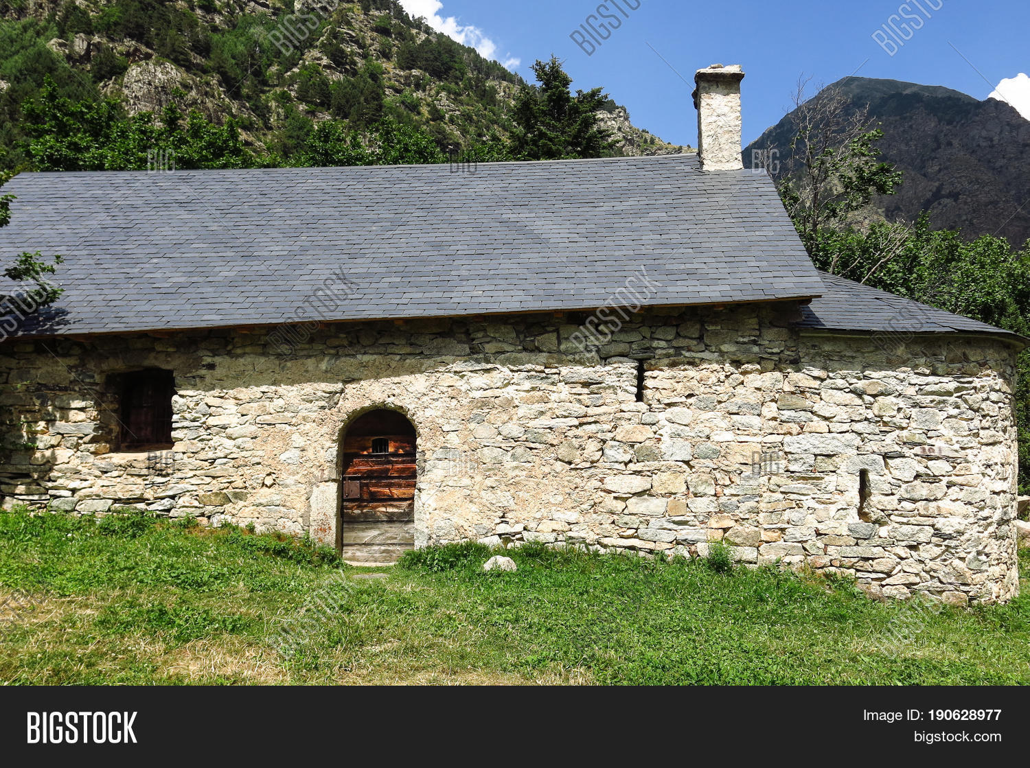 Small Romanesque Image & Photo (Free Trial) | Bigstock
